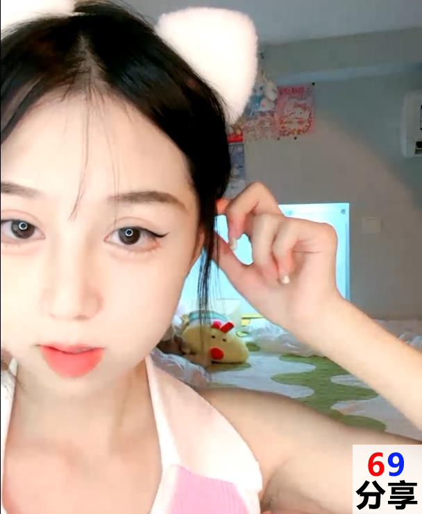 婴儿肥甜美少女！难得露全脸诱惑！【1V-1.40G】 - 69分享网